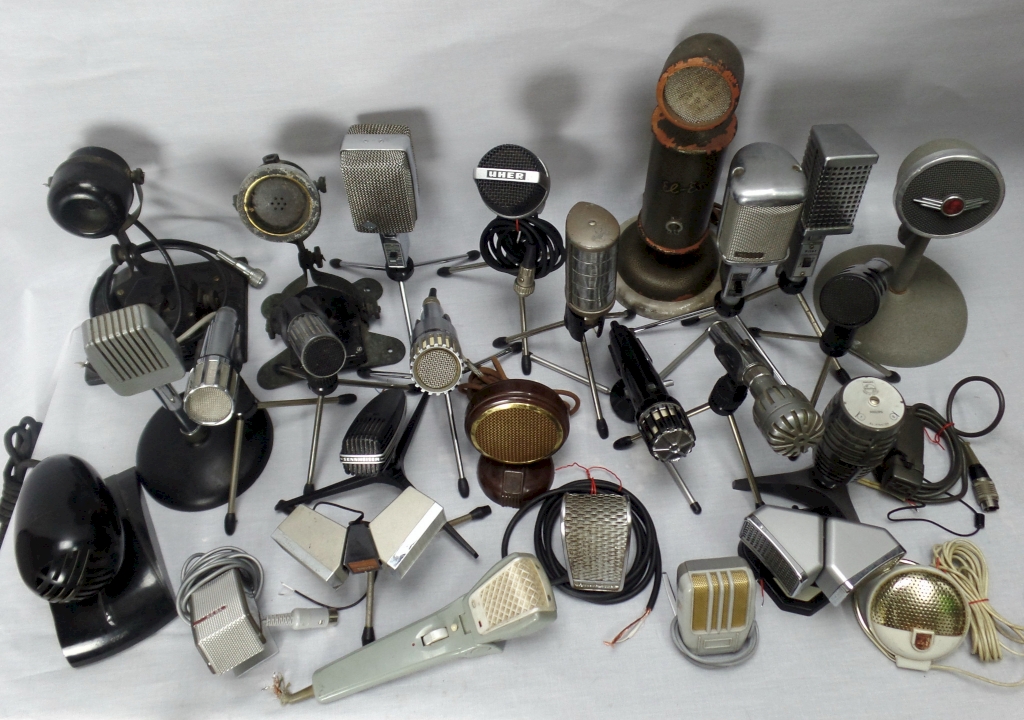 Lot of old vintage 40 -50 - 60s microphones! - Guitarage.nl - Guitar ...