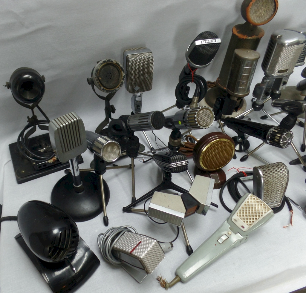 Lot of old vintage 40 -50 - 60s microphones! - Guitarage.nl - Guitar ...